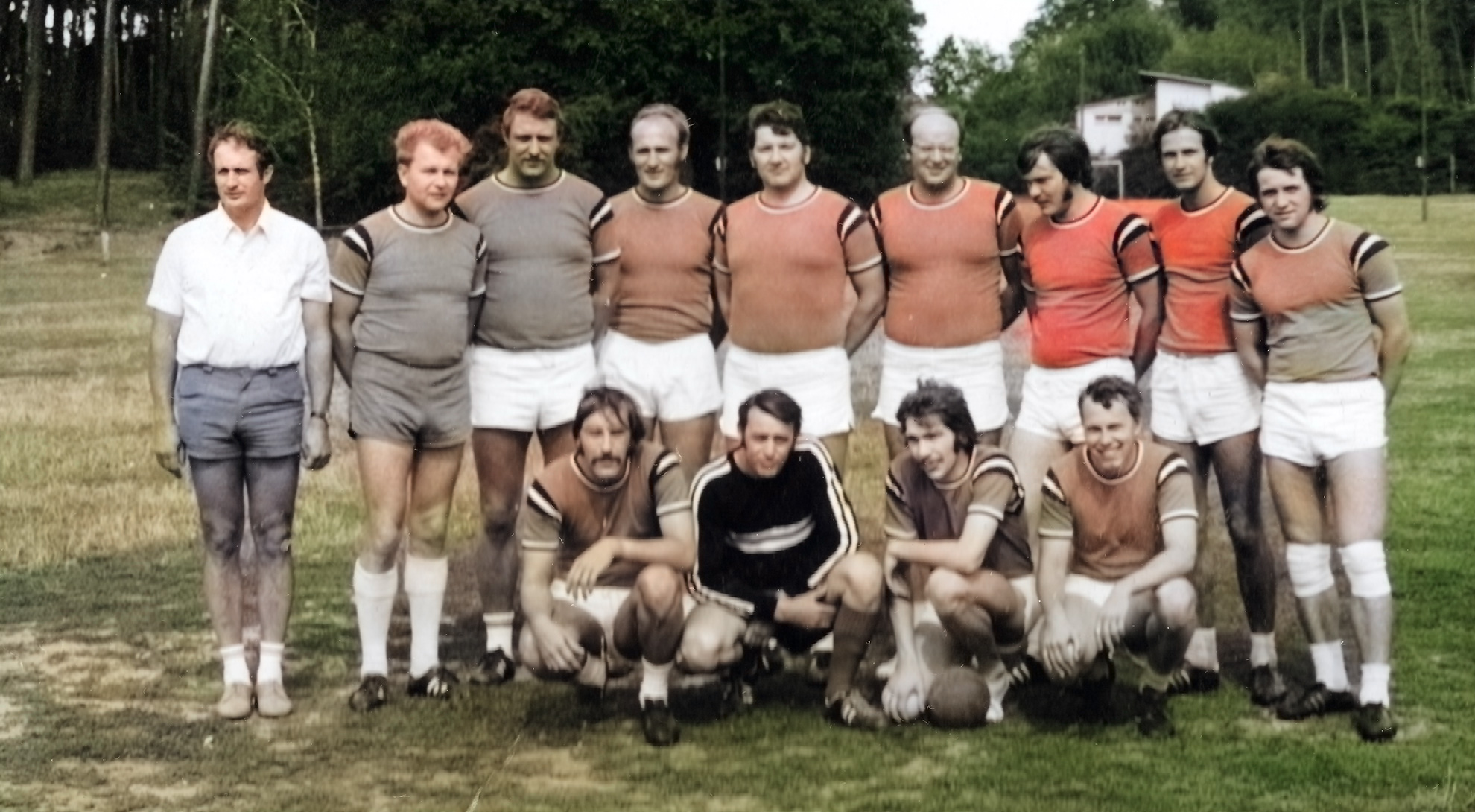 Der Stuhl hinterm Tor bleibt leer | THE DOGS | Die Handballabteilung ...